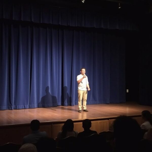 How to Project Your Voice on Stage: A Guide for Actors | Acting ...